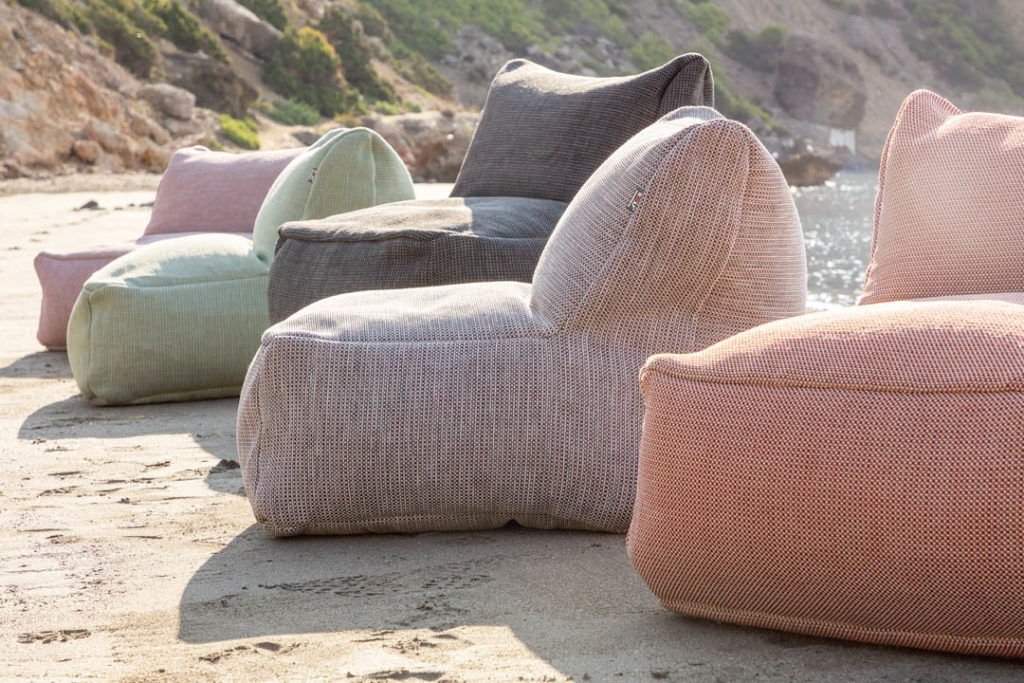 Stolik zewnętrzny Beetle Nooon.design - zamów w Gardenliving.pl